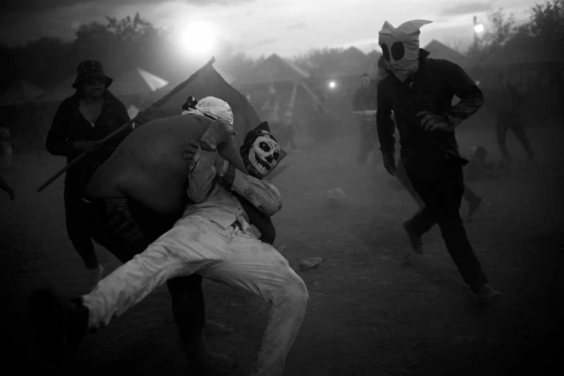 Walter Astrada: la vuelta al mundo en blanco y negro - AFPP